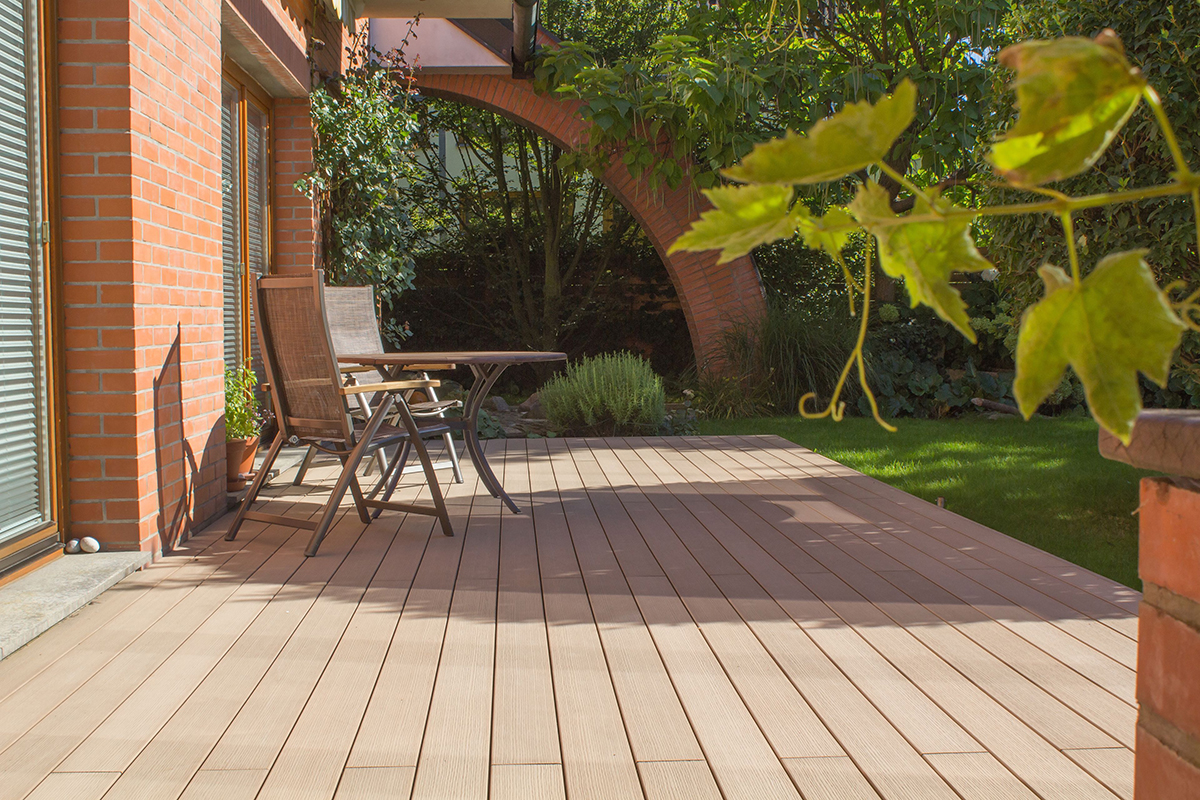 Terasy z kompozitního dřeva od českého výrobce patří k nejlepším v ...