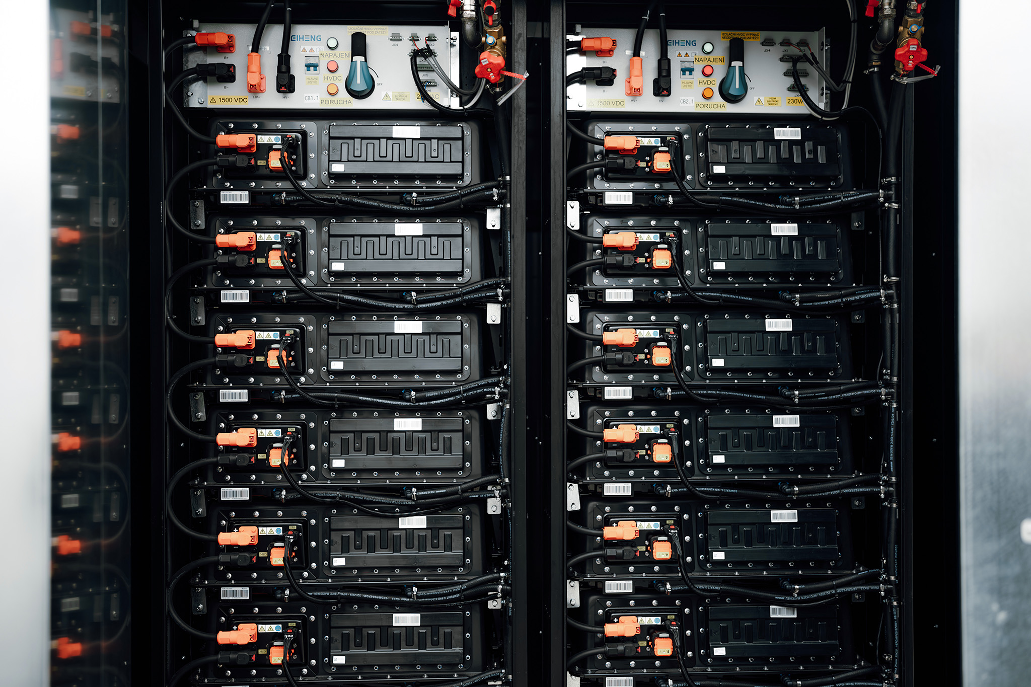 Česká firma expanduje s energetickými úložišti do střední a ...