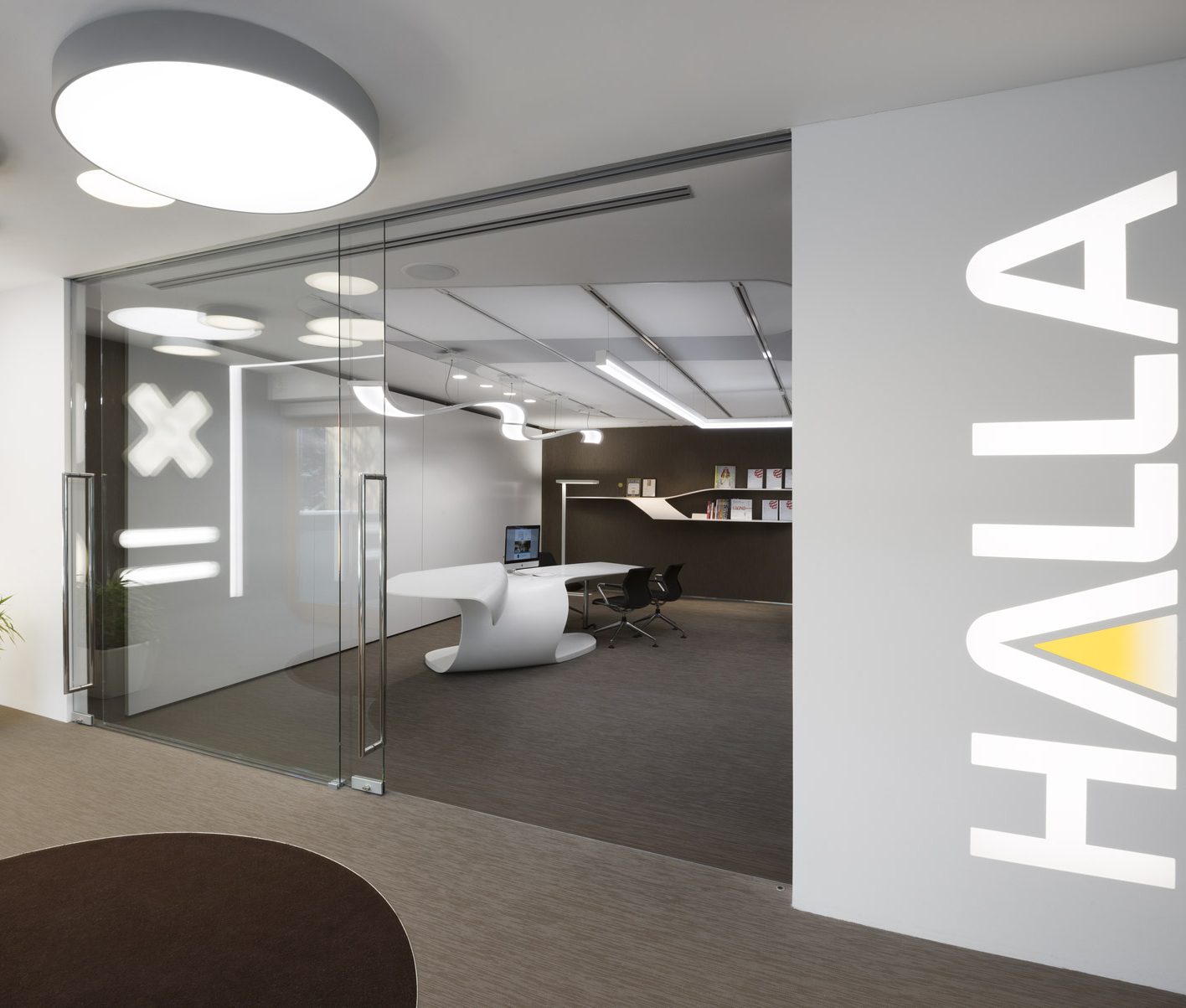 HALLA nejprogresivnější designovou firmou v Evropě | ASB Portal