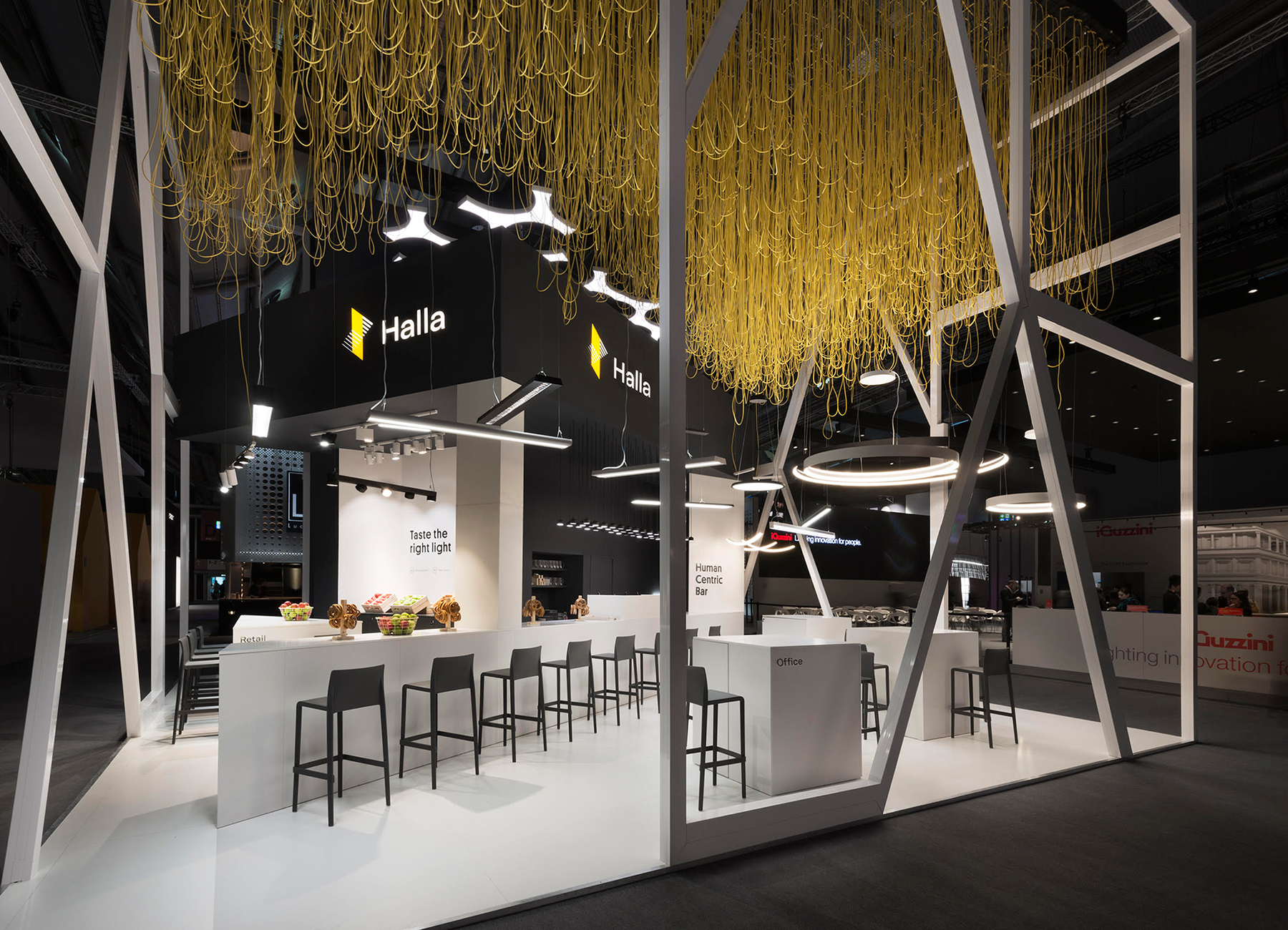 Halla představila na Light + Building nové produkty i logo | ASB Portal